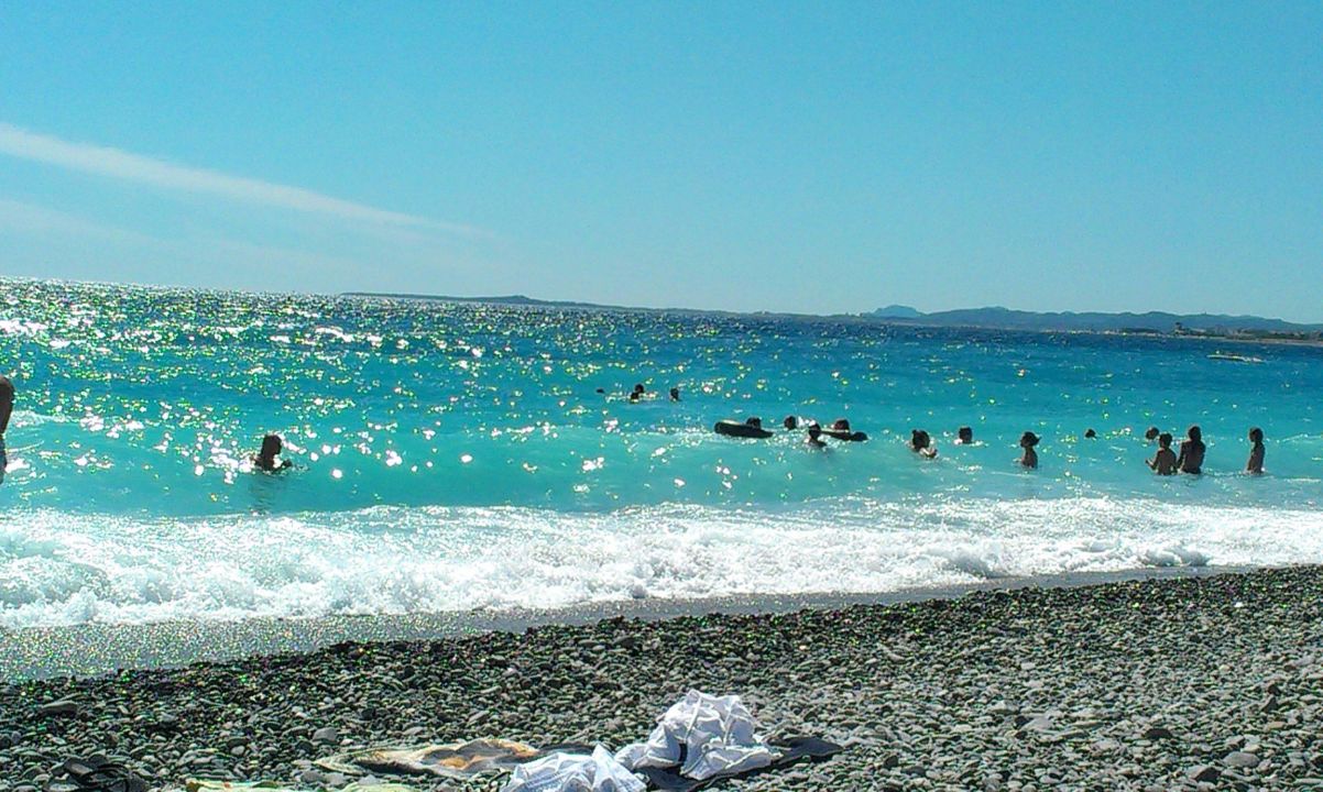 "Kieselstrand mit wundervollem Meer" Hotel Comté de Nice (Nizza ...