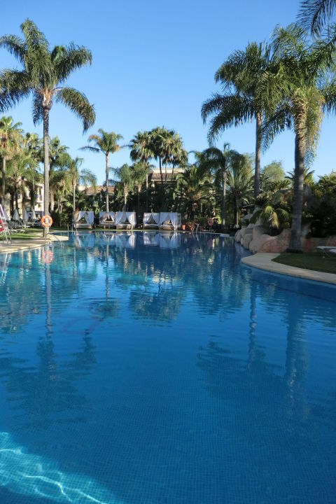 "Großer Pool" BlueBay Banús (Marbella) • HolidayCheck (Costa del Sol ...