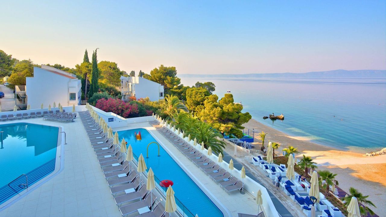 "Pool & Beach" Medora Auri Family Beach Resort (Podgora) • HolidayCheck ...