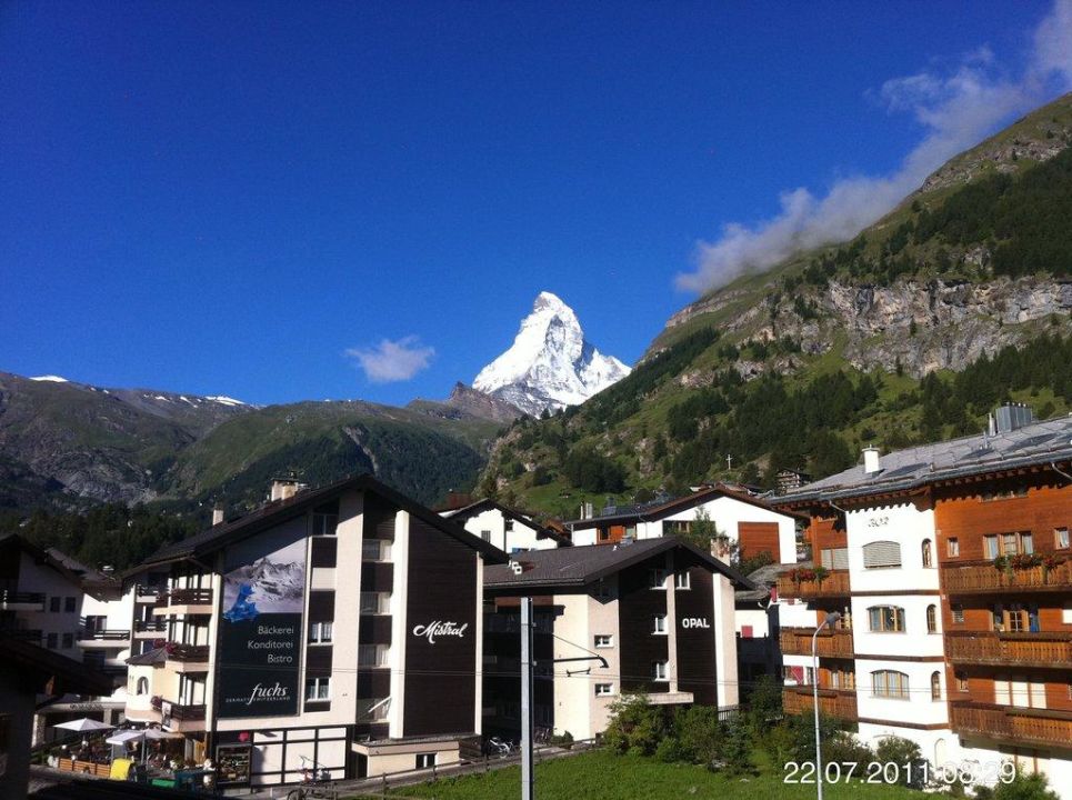 "Blick vom Zimmer aufs Matterhorn" Hotel National Zermatt (Zermatt ...
