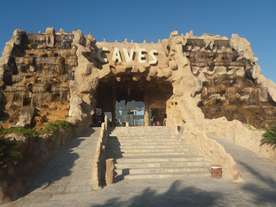 "Außenansicht" Hotel Caves Beach Resort (Hurghada) • HolidayCheck ...