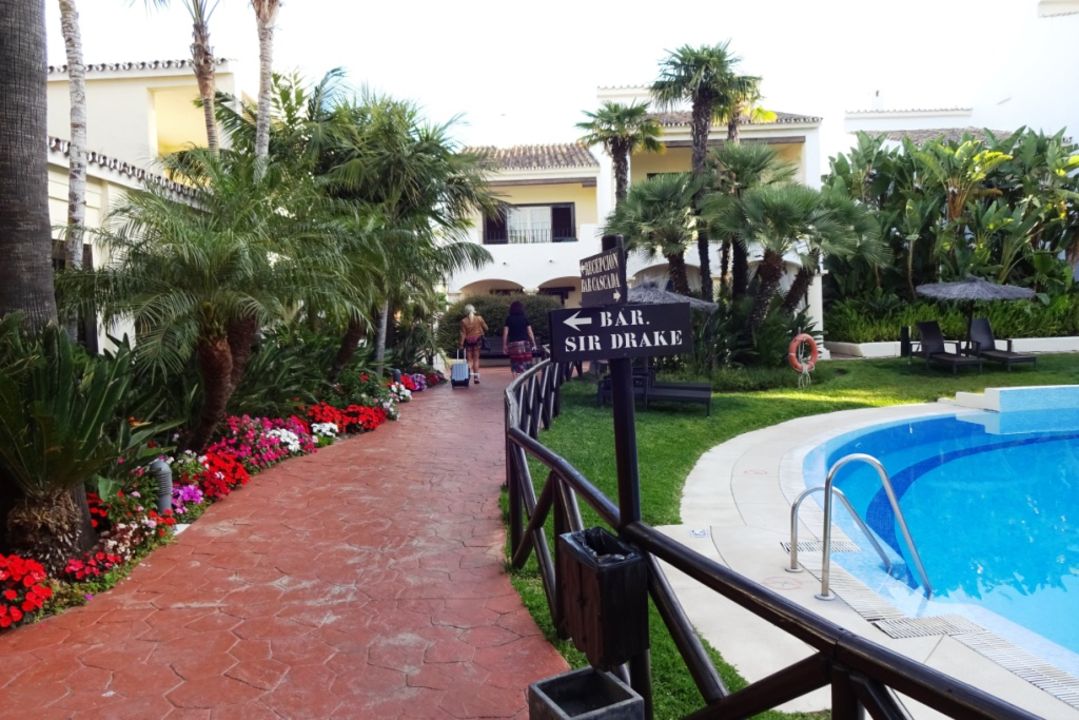 "Außenansicht" BlueBay Banús (Marbella) • HolidayCheck (Costa del Sol ...