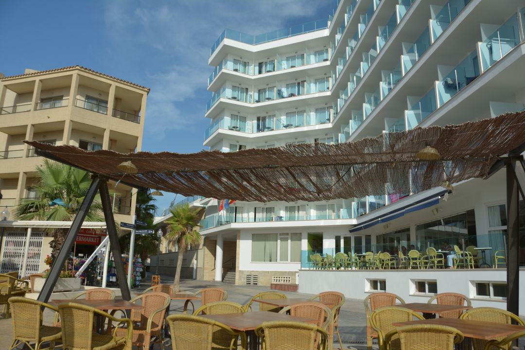 "Außenansicht" Universal Hotel Perla (S'Illot / L'Illot) • HolidayCheck ...