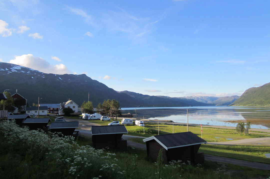 "Von unserer Hütte über den Fjord" Camping & Bungalows Altafjord (Alta ...