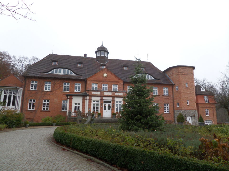 "Schloss" Schlosshotel Basthorst (Gneven) • HolidayCheck (Mecklenburg ...
