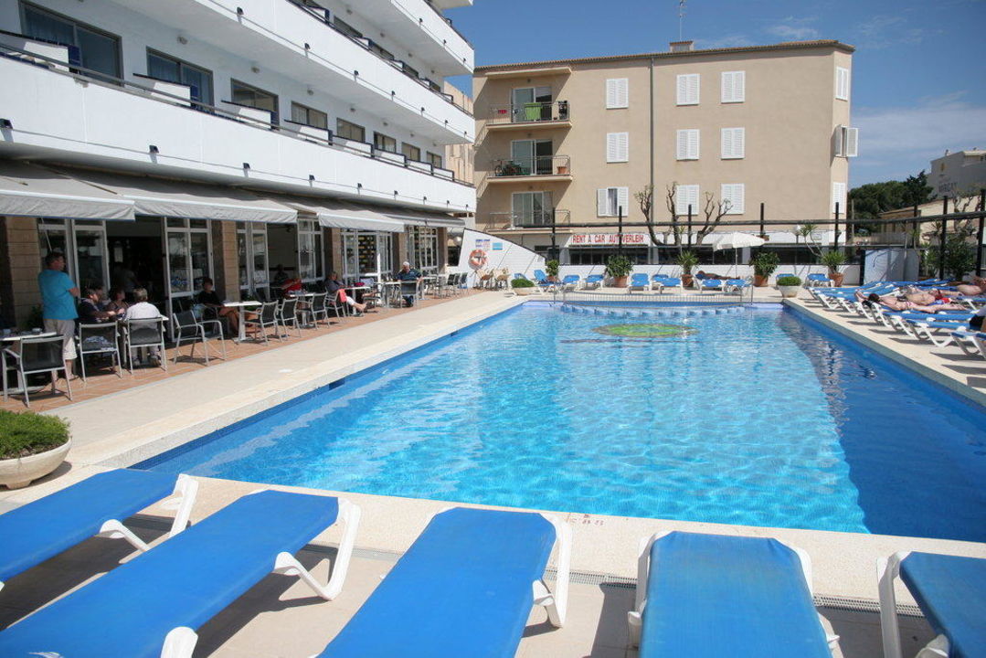 "Blick auf den Poolbereich" Hotel Mariant (S'Illot / L'Illot ...