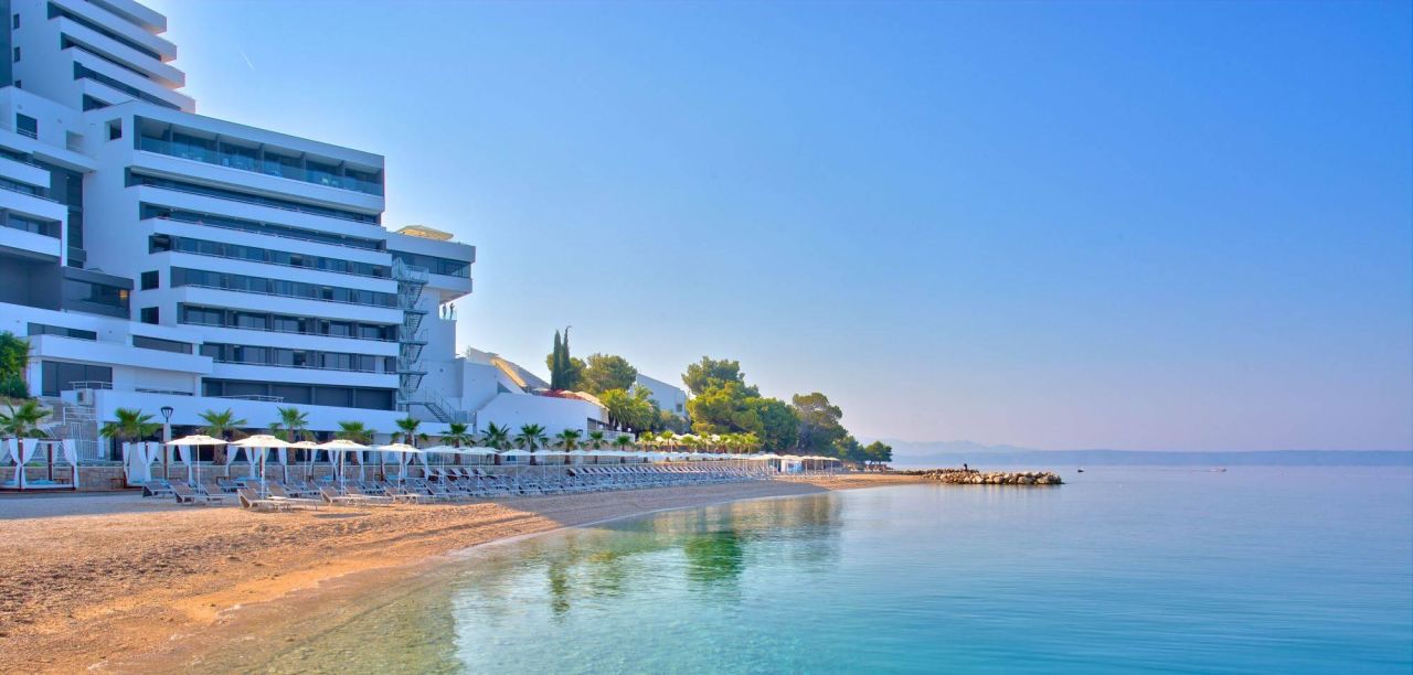 "Pool & Beach" Medora Auri Family Beach Resort (Podgora) • HolidayCheck (Dalmatien | Kroatien)