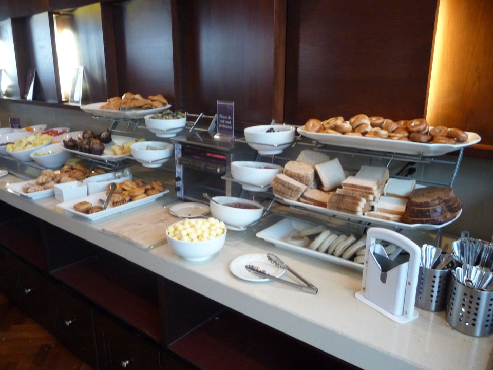 "Club Lounge Breakfast" Sheraton Centre Toronto Hotel (Toronto ...