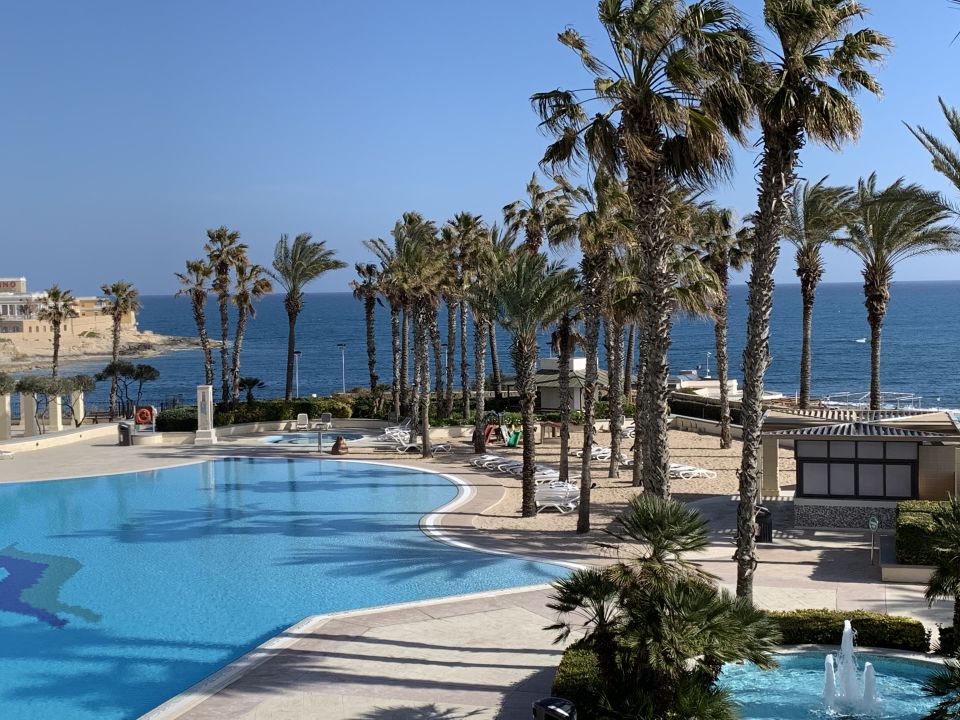 "Pool" Hilton Malta (St Julian's) • HolidayCheck (Majjistral | Malta)