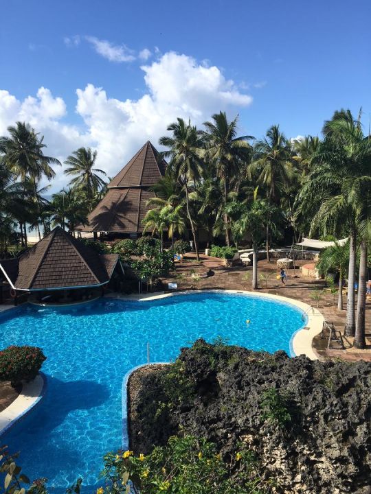 "Pool" Diani Reef Beach Resort & Spa (Diani Beach) • HolidayCheck ...