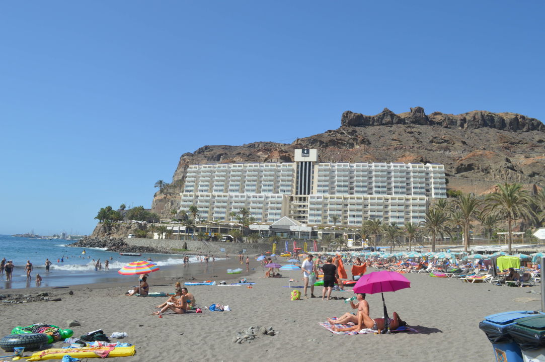 "Blick vom Strand auf das Hotel Taurito Princess" TUI KIDS CLUB Taurito ...