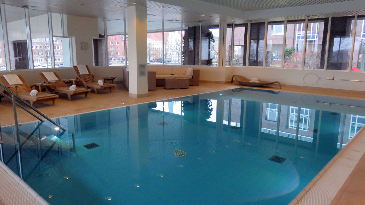 "Großer Pool" Radisson Blu Senator Hotel (Lübeck) • HolidayCheck ...