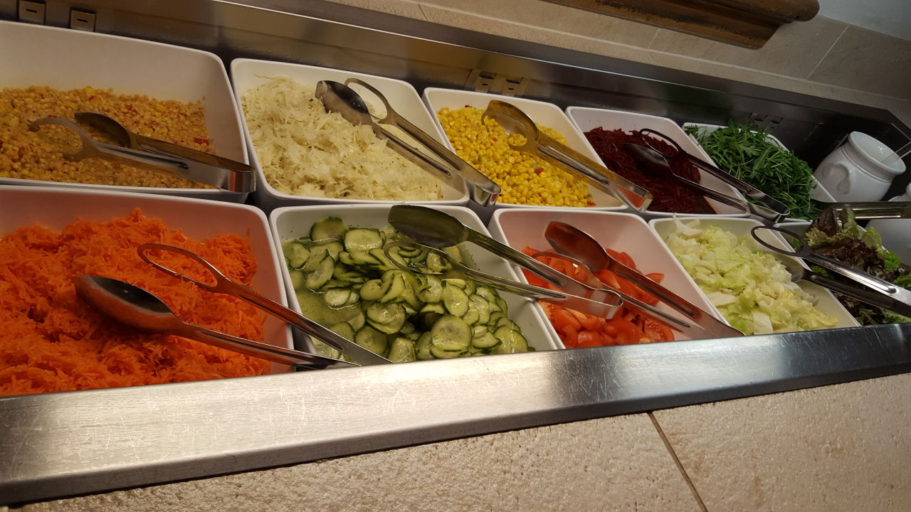 "Salatbuffet" Familotel Landgut Furtherwirt (Kirchdorf in Tirol ...