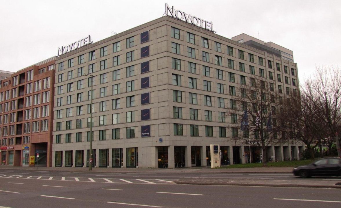 "Street view" Novotel Berlin Mitte (Berlin-Mitte) • HolidayCheck ...