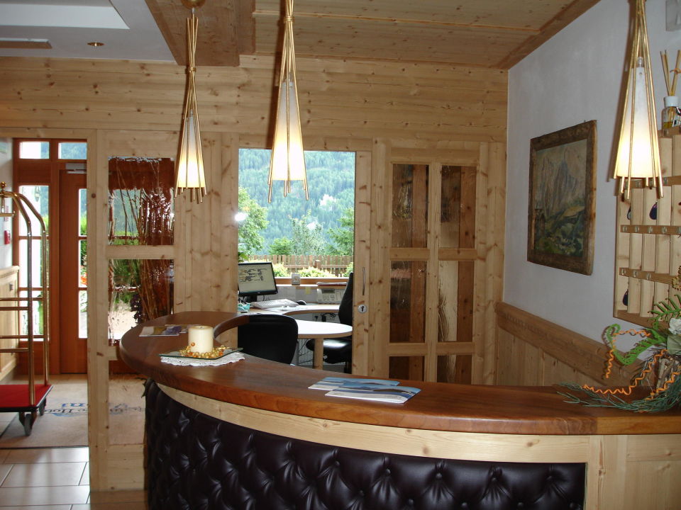 "Die Rezeption" Sonus Alpis (Castelrotto / Kastelruth) • HolidayCheck ...