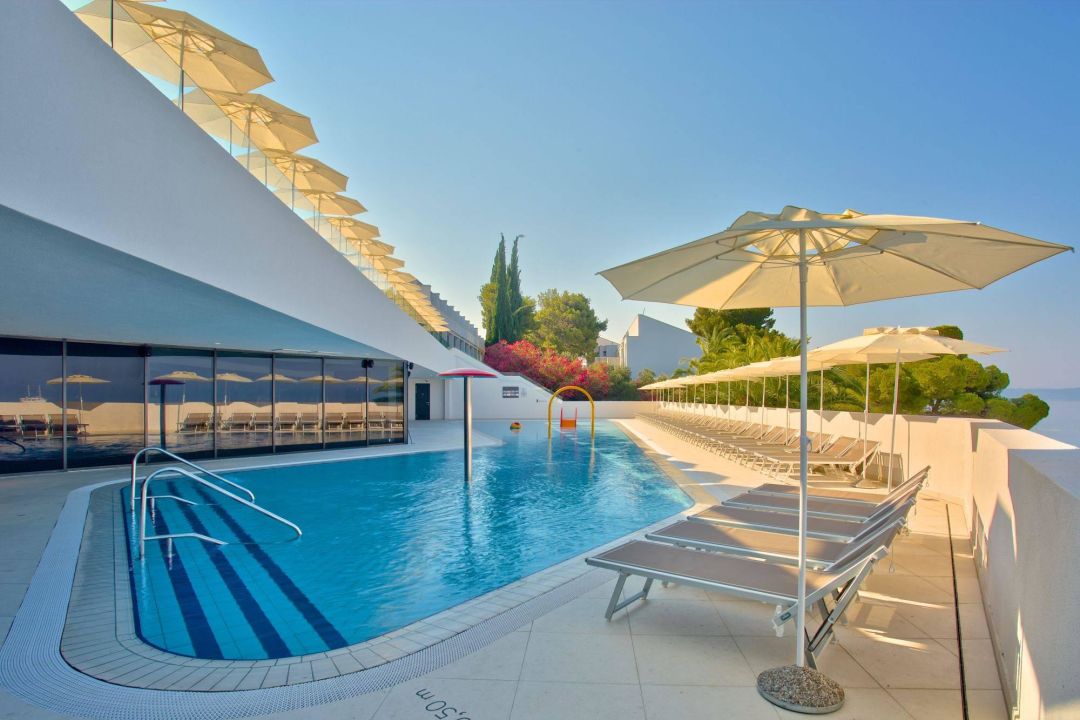 "Pool & Beach" Medora Auri Family Beach Resort (Podgora) • HolidayCheck ...