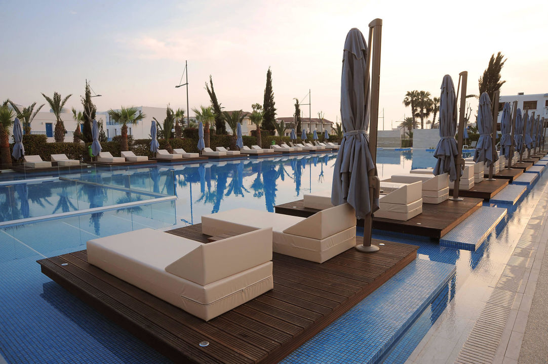 "Luxury Sun Beds around the pool" Hotel Nestor (Agia Napa / Ayia Napa ...