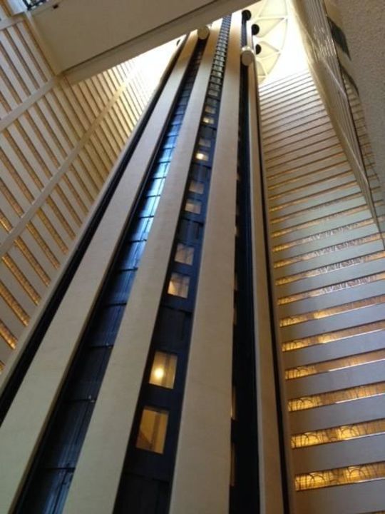 "Atrium Elevator" New York Marriott Marquis (New York - Manhattan ...
