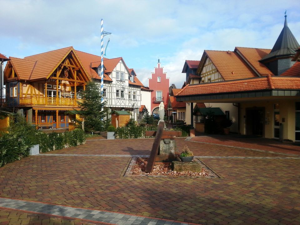 "Blick auf das "Dorf"" Seehotel Niedernberg (Niedernberg ...