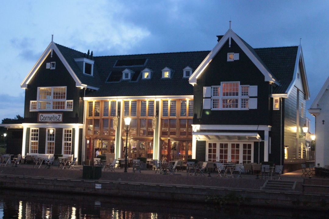 "Abendstimmung" Fletcher Hotel-Restaurant Nautisch Kwartier (Huizen ...