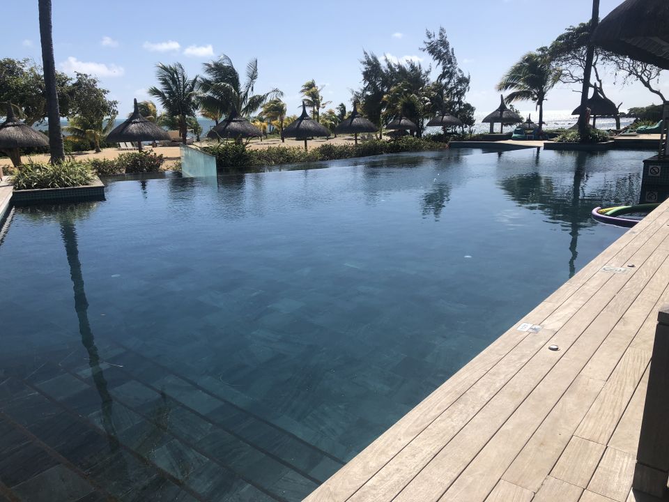 "Pool" Radisson Blu Azuri Resort & Spa (Roches Noires) • HolidayCheck ...