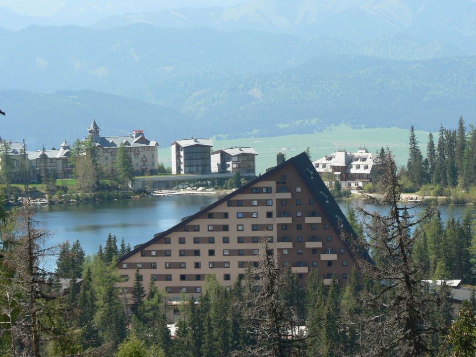 "Blick auf Hotel und See" Hotel Patria (Štrbské Pleso) • HolidayCheck ...