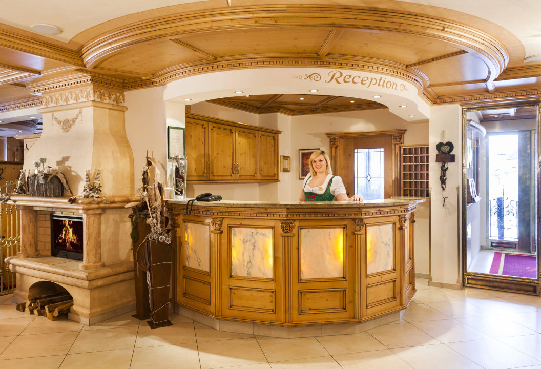 "Rezeption" Hotel Nevada (Ischgl) • HolidayCheck (Tirol | Österreich)