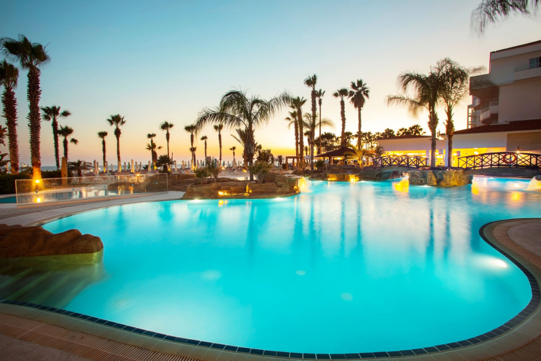 "Pool" Leonardo Cypria Bay - Family Resort (Paphos) • HolidayCheck ...