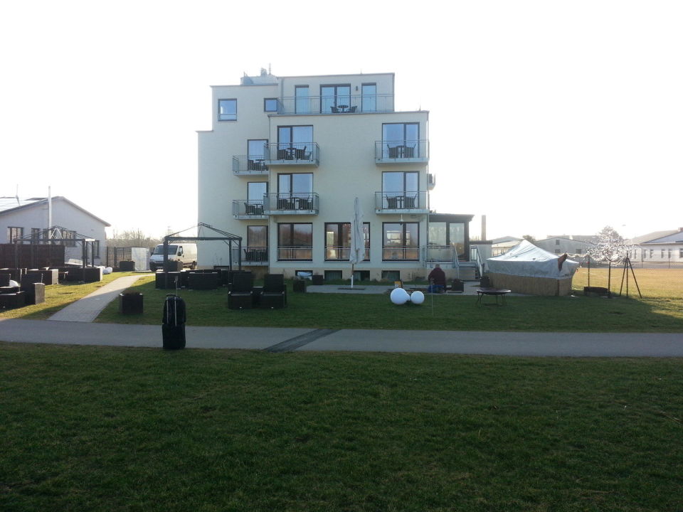 "Blick von der Warnow" Hotel Warnow (Rostock) • HolidayCheck ...