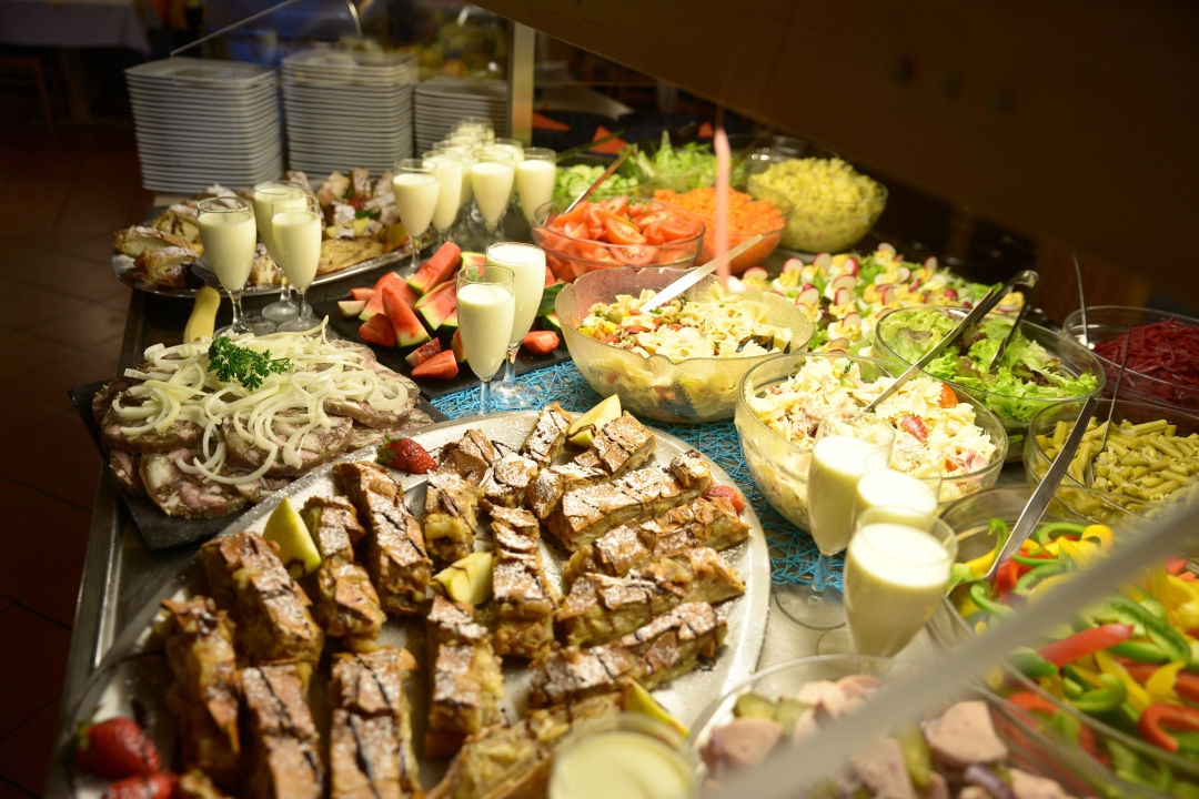 "Buffet beim Bayerischer Abend" Hotel Rothbacher Hof (Bodenmais ...