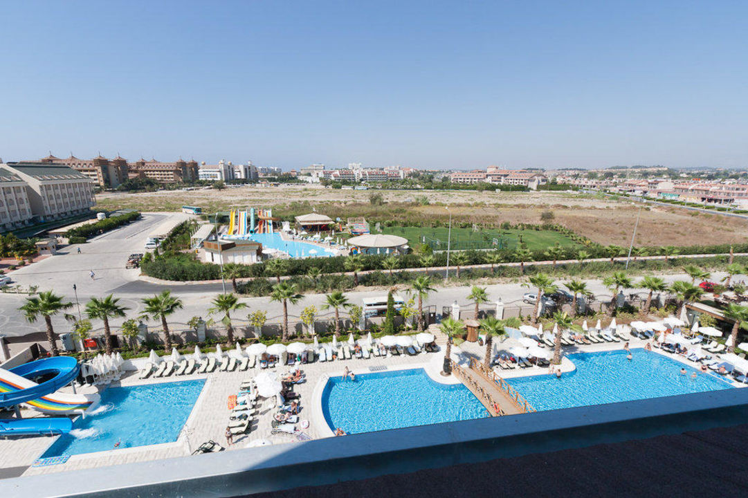 "Blick zu dem entstehenden Neubau " Side Crown Palace (Evrenseki ...