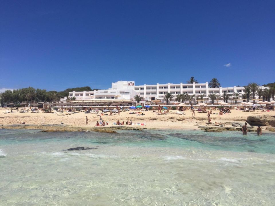 "Hotel aus dem Meer" Hotel Riu La Mola (Es Calo) • HolidayCheck ...