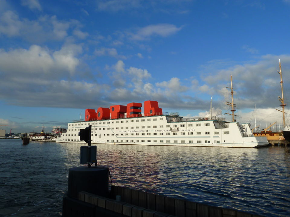 "Außenansicht" Hotelschiff Amstel Botel (Amsterdam) • HolidayCheck ...