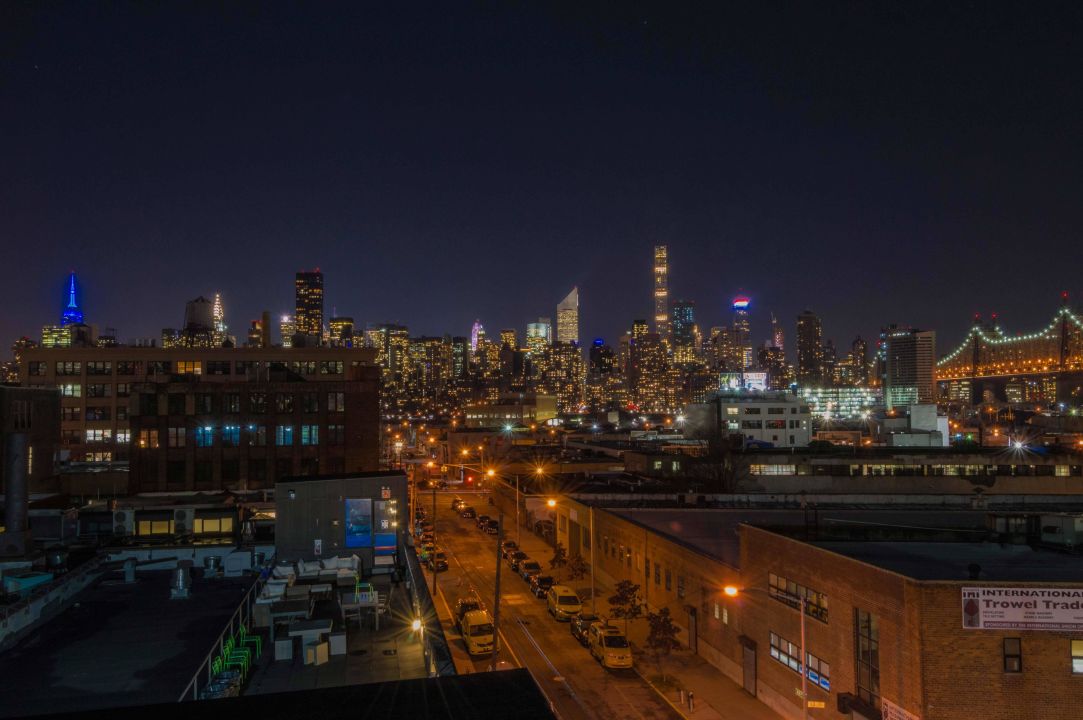 "Blick von der Dachterrasse auf Manhattan" LIC Hotel (Long Island City ...