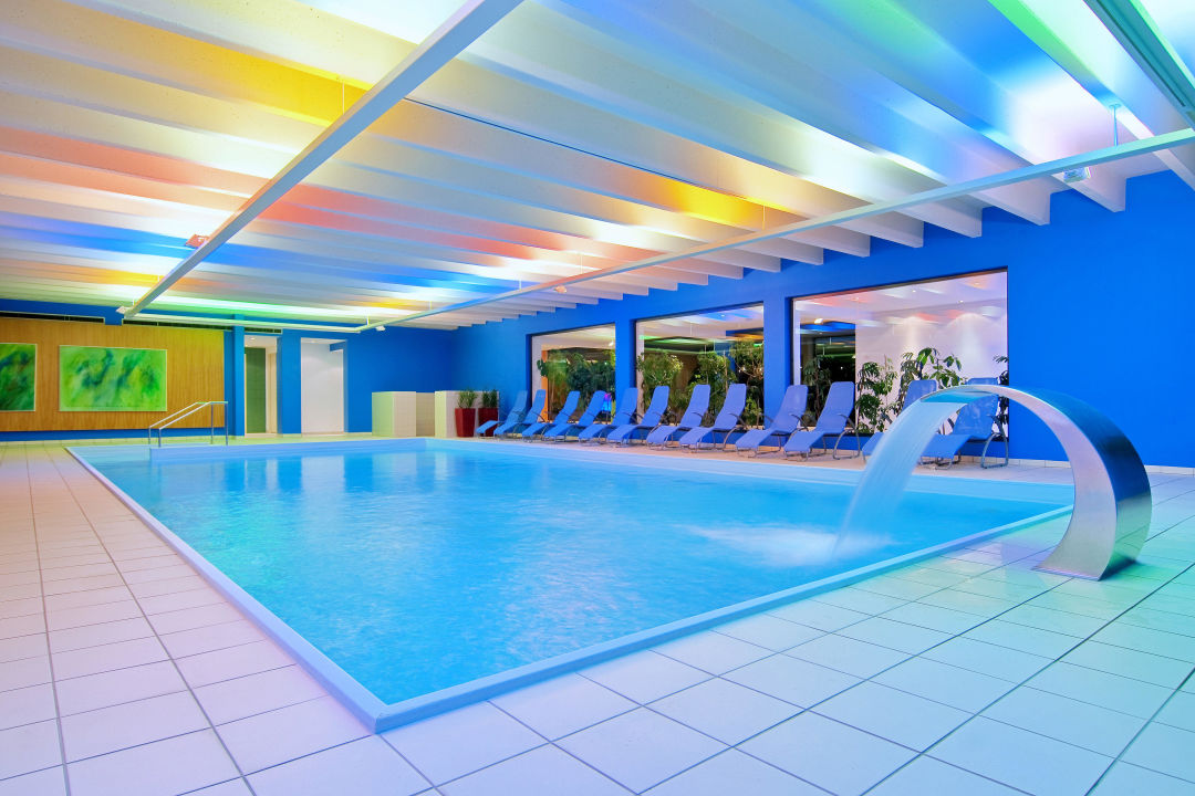 "Thermal-Hallenbad" ThermenParkHotel Josefinenhof (Villach ...