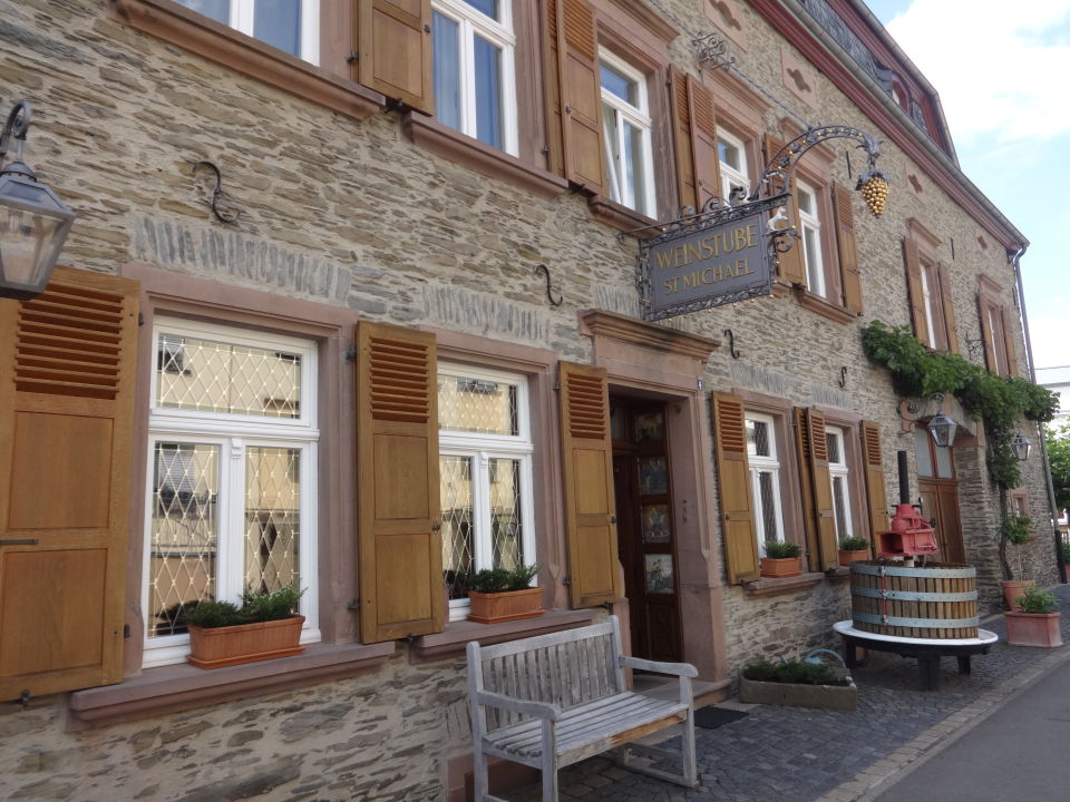 "Außenansicht" Weingutshotel St. Michael (Wintrich) • HolidayCheck ...