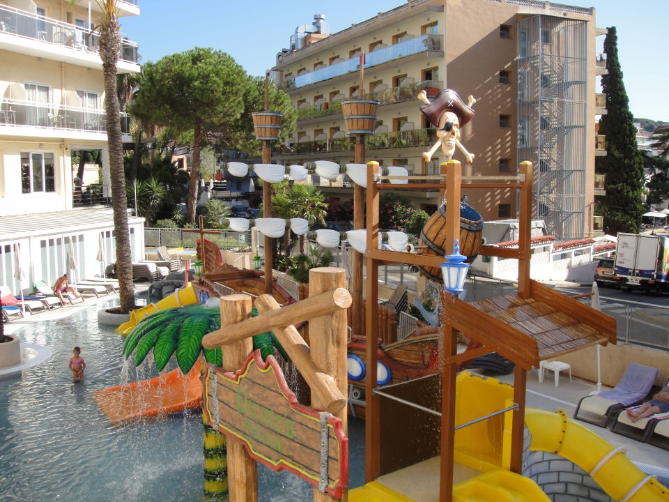 "Pool" Hotel Oasis Park Splash (Calella) • HolidayCheck (Katalonien ...