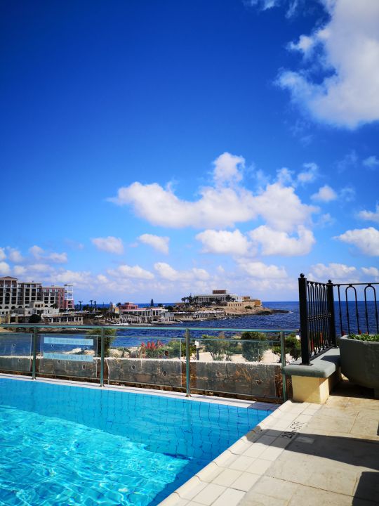 "Pool" Hilton Malta (St Julian's) • HolidayCheck (Majjistral | Malta)