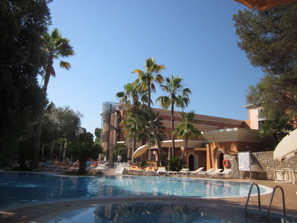 "Pool im Innenhof" allsun Hotel Cormoran (Peguera) • HolidayCheck ...