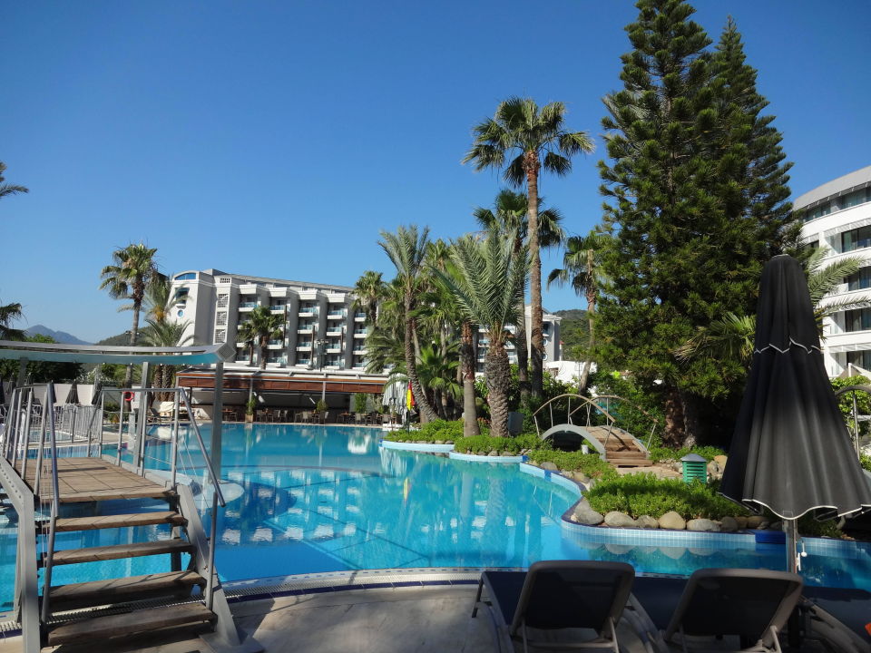 "Großer Pool mit Kinderbecken und Rutsche" TUI BLUE Grand Azur ...