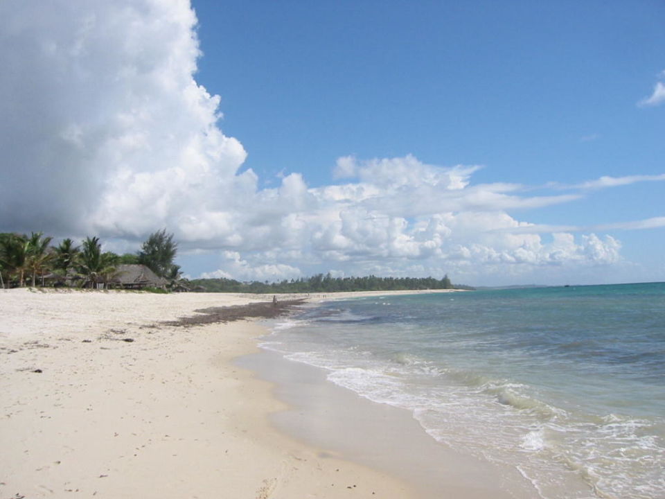 "Strand am Tiwi Beach" Resort Amani Tiwi Beach (Tiwi Beach ...