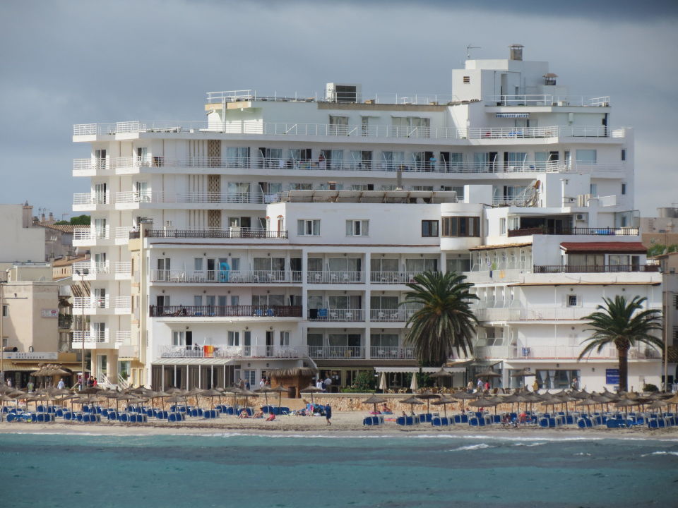 "Blick von der Meersseite auf das Hotel" Hotel Club S'Illot (S'Illot ...