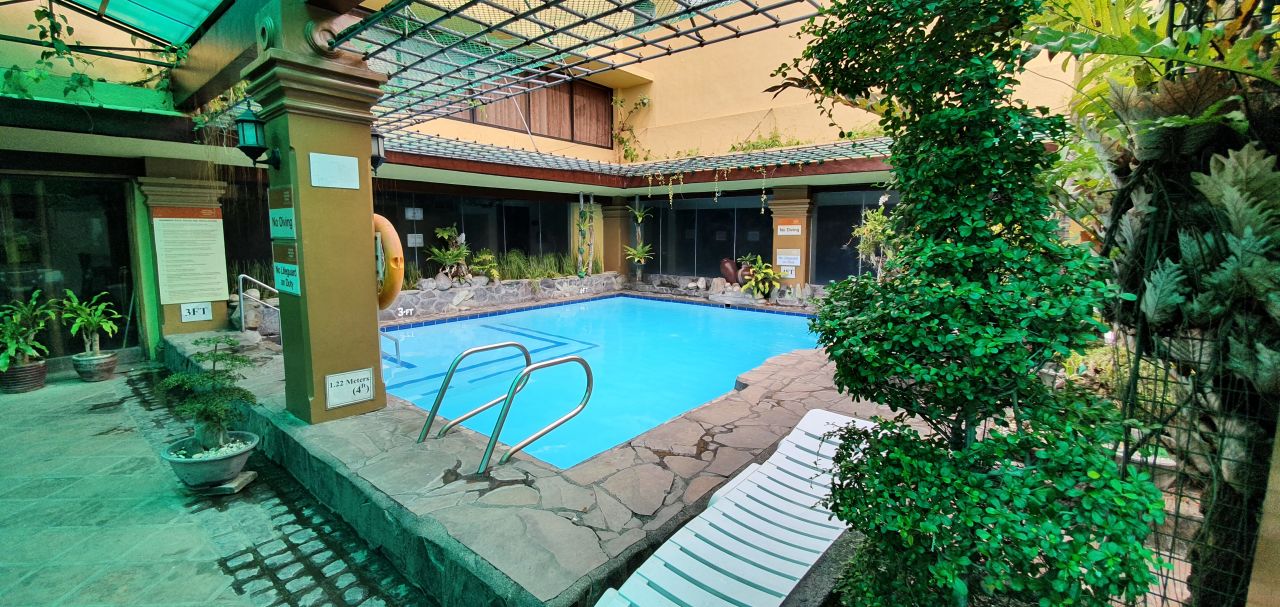 "Pool" Bayview Park Hotel (Ermita) • HolidayCheck (Manila | Philippinen)