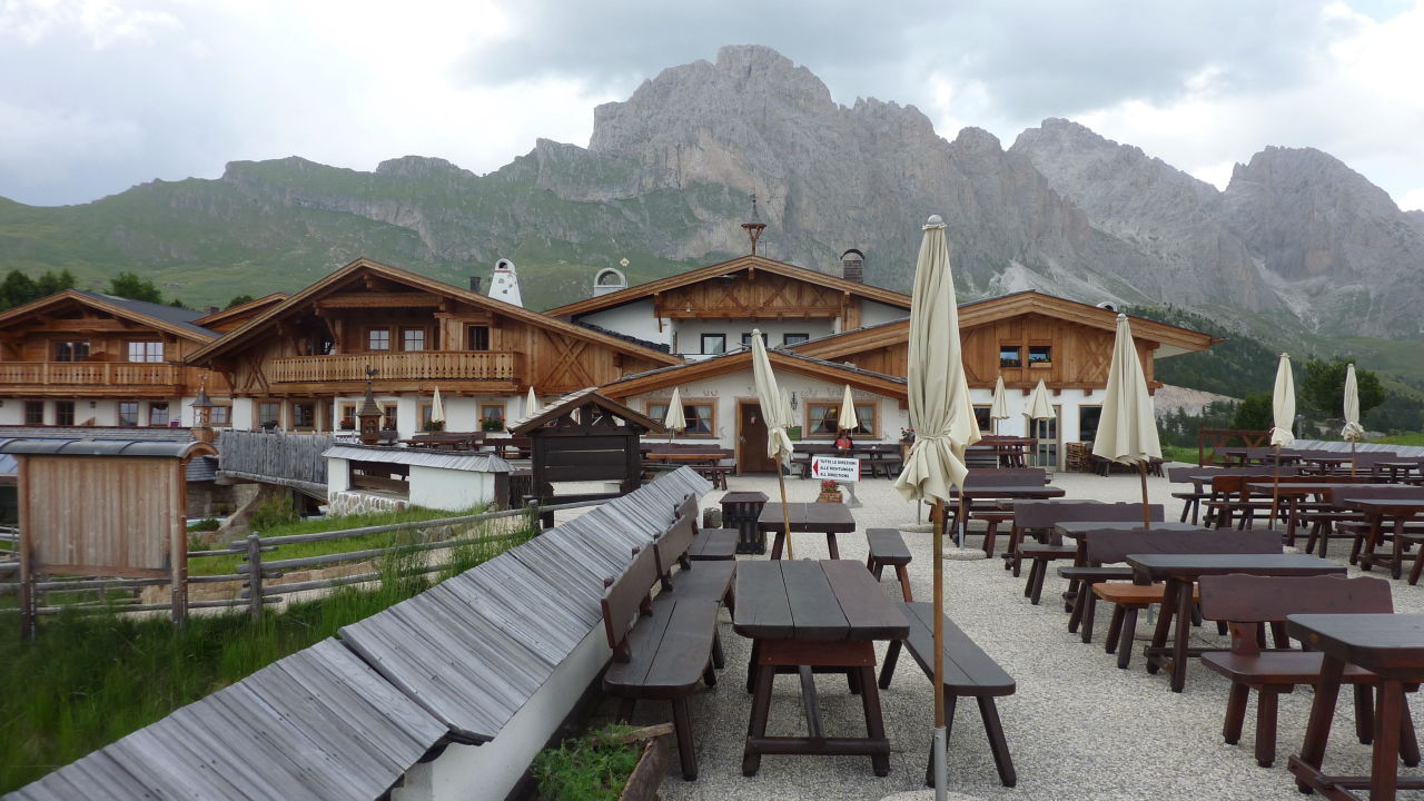 "Hotel" Almhotel Col Raiser (Santa Cristina Valgardena / St. Christina ...