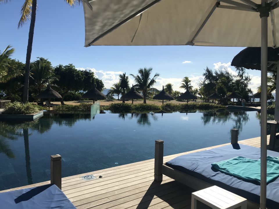 "Pool" Radisson Blu Azuri Resort & Spa (Roches Noires) • HolidayCheck ...