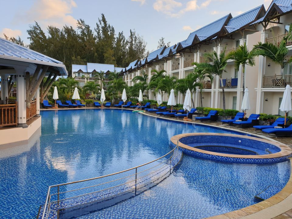 "Pool" Pearle Beach Resort & Spa (Flic en Flac) • HolidayCheck ...