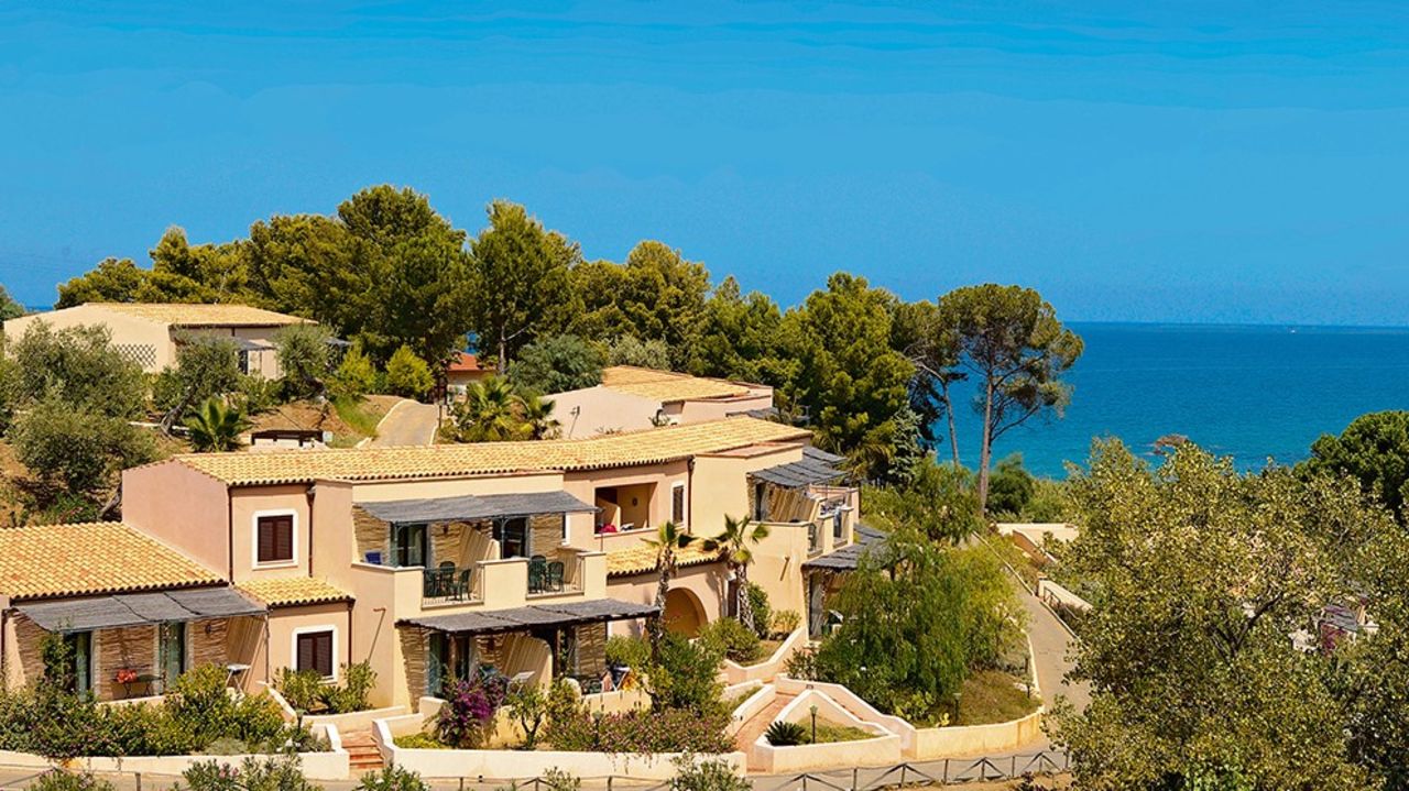 "Außenansicht" Hapimag Resort Cefalù (Mazzaforno) • HolidayCheck ...