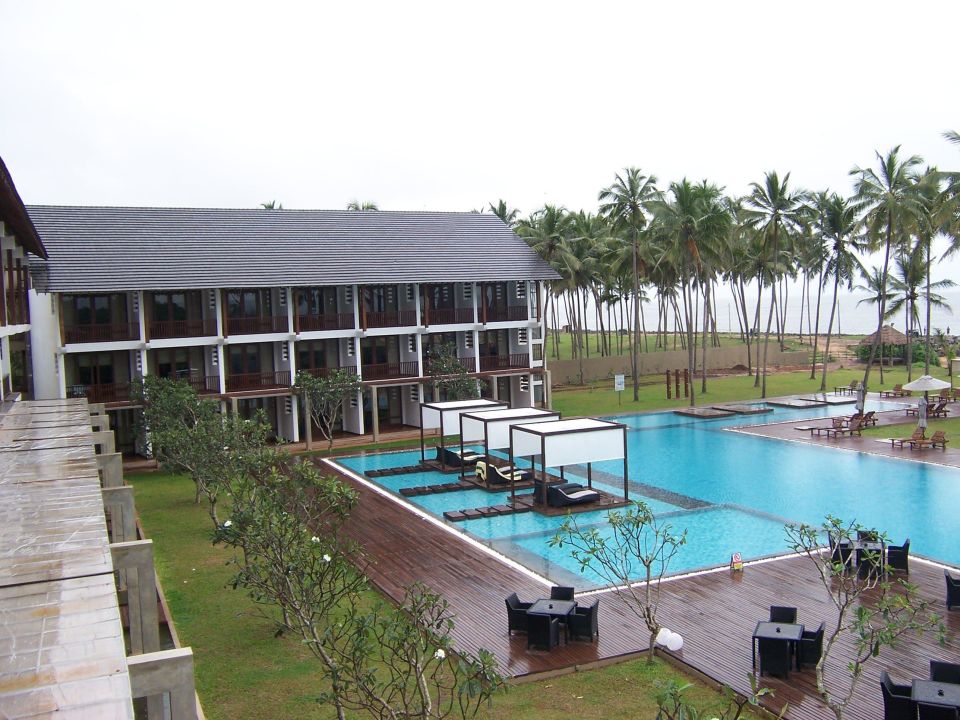 "Pool" Suriya Resort (Waikkal) • HolidayCheck (Sri Lanka Westküste ...