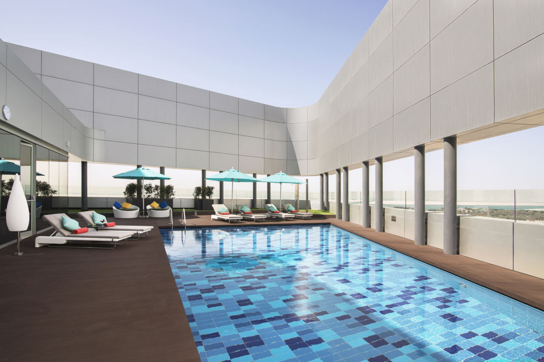 "Pool" Pearl Rotana Capital Centre (Abu Dhabi) • HolidayCheck (Abu ...