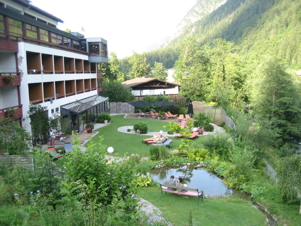 "Gartenanlage" Hotel Walliserhof (Brand) • HolidayCheck (Vorarlberg ...